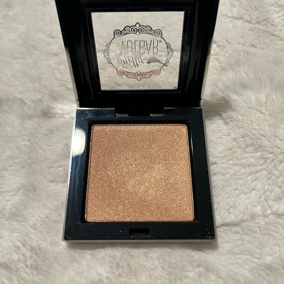 Pretty Vulgar | Makeup | Pretty Vulgar Golden Glow Highlighter | Poshmark